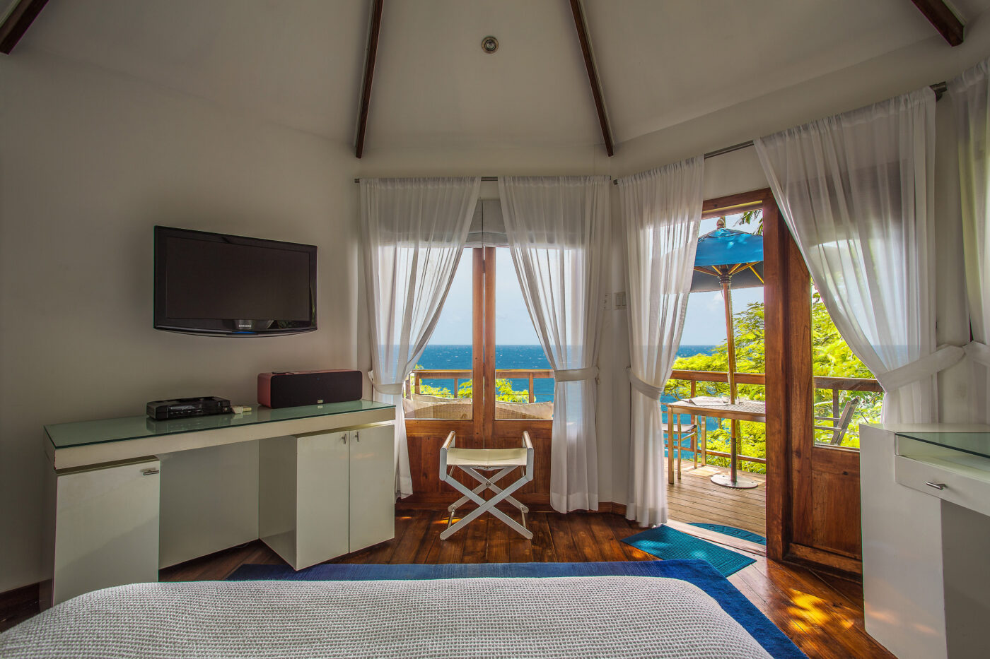 ROCKSTEADY - Geejam Hotel