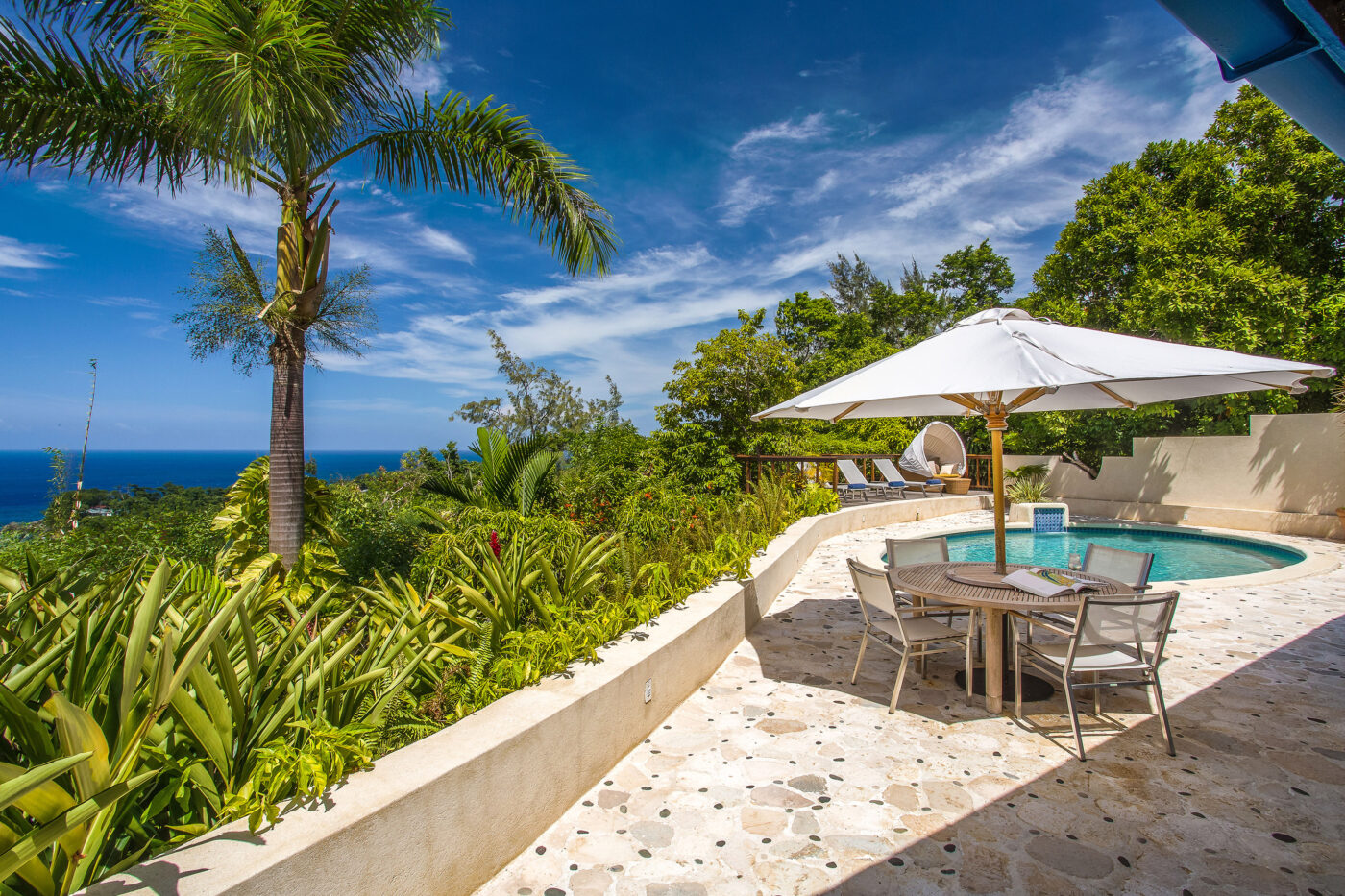 SANWOOD - Geejam Hotel